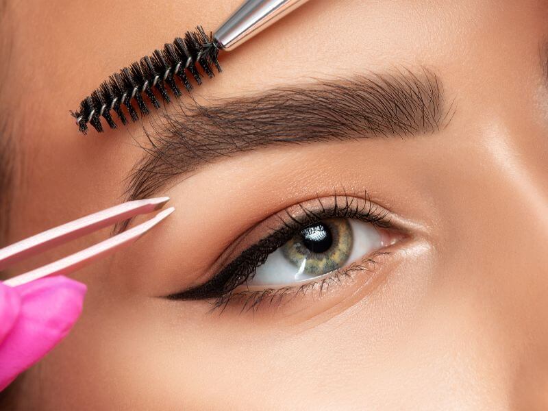 Eyebrow shaping: Avoid these 6 common mistakes